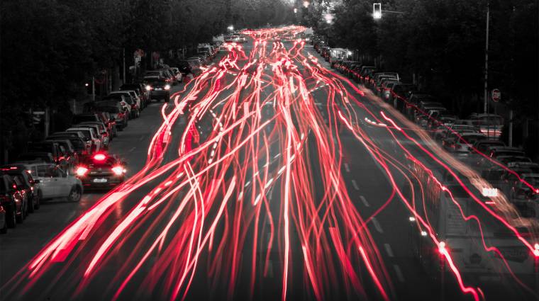 A több sáv nem oldja meg a forgalmi dugót