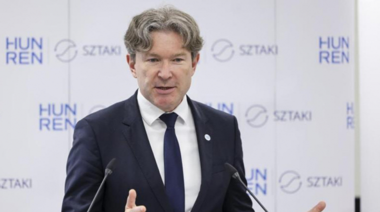 Jakab Roland a digitális innováció érdekében lépett be az első ...